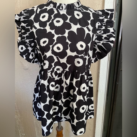 JODIFL | Tops | Pretty Flower Top | Poshmark